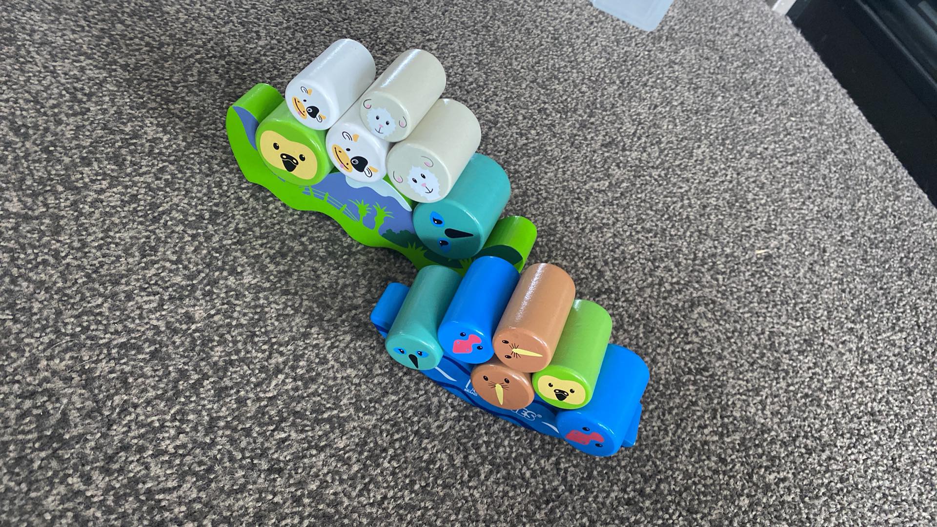Huggies: Balancing Game